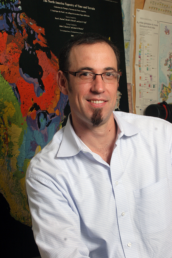 Award Recognizes Professor of Geology Arlo Weil's Seminal Research